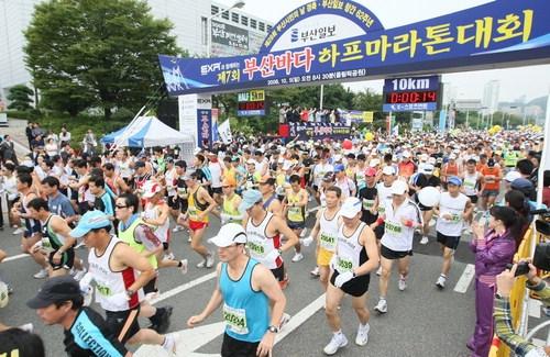 [5월 부산, 관광객을 잡아라] 바다 위 달리고 해안 절경 거닐고 … - 부산일보