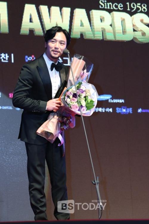 [20th BIFF] 변요한, 확 바뀐 스타일 `거친 매력` - 부산일보