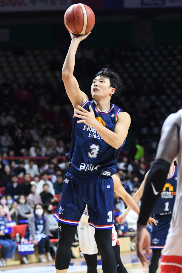 부산 KCC, 새해 첫 홈 경기 석패…`자밀 워니 36점` SK 9연승 질주 - 부산일보